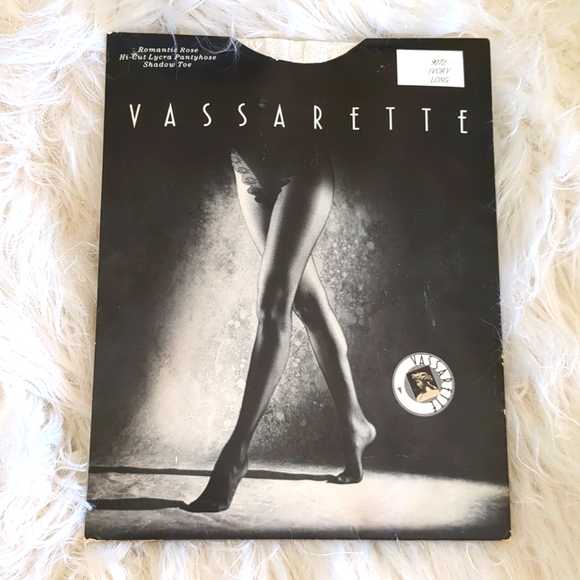 vassarette | Intimates & Sleepwear | Vtg Vassarette Romantic Rose Hicut ...